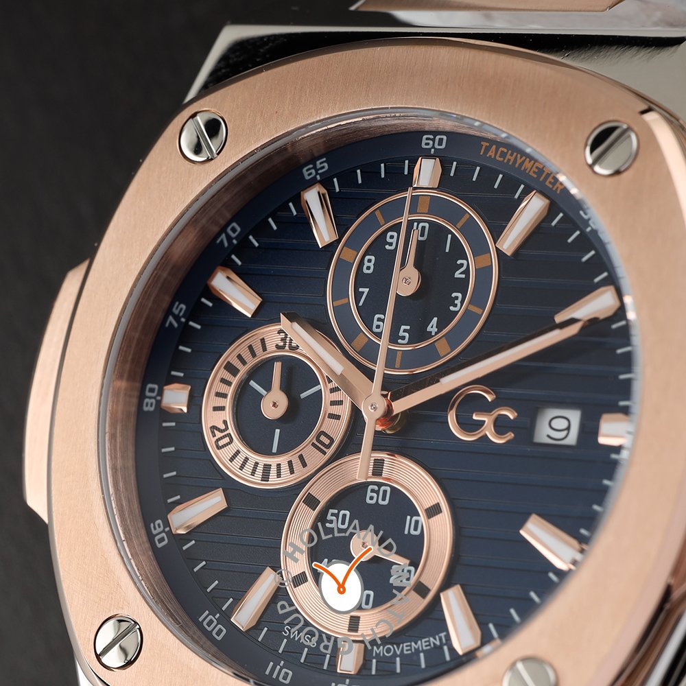 Montre GC Y99002G7MF Coussin Shape • EAN: 091661524585 • Mastersintime.com